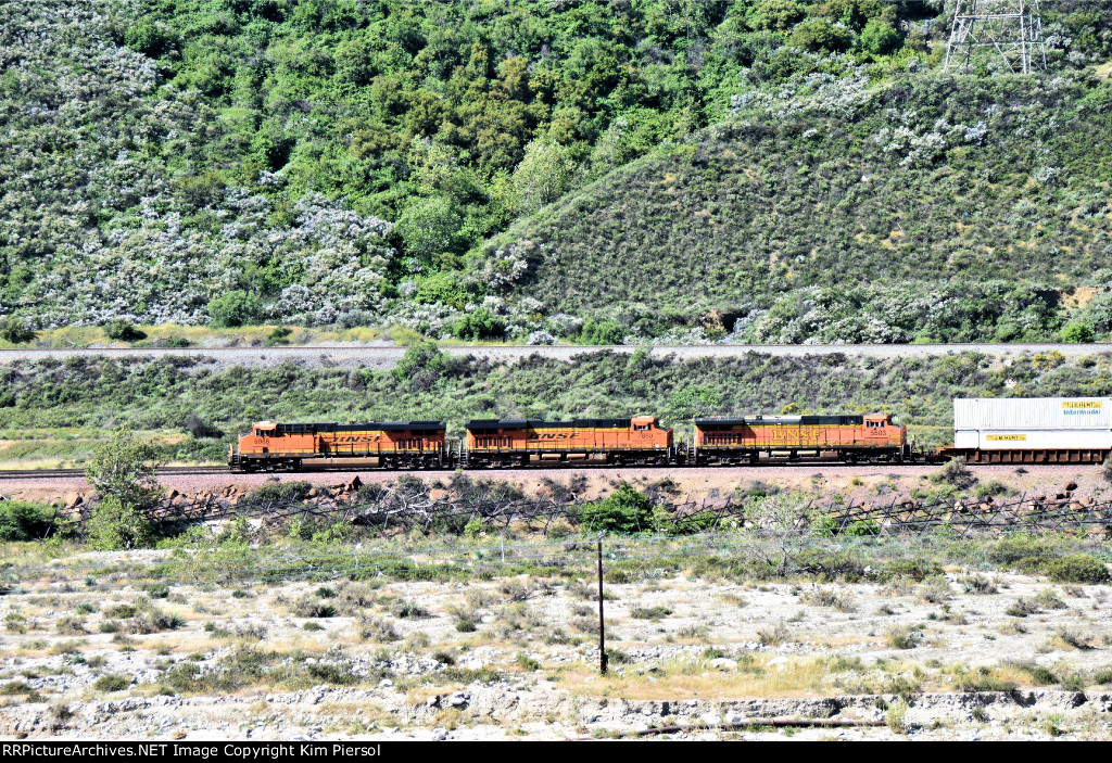 BNSF 6988 WB BNSF Cajon Sub
